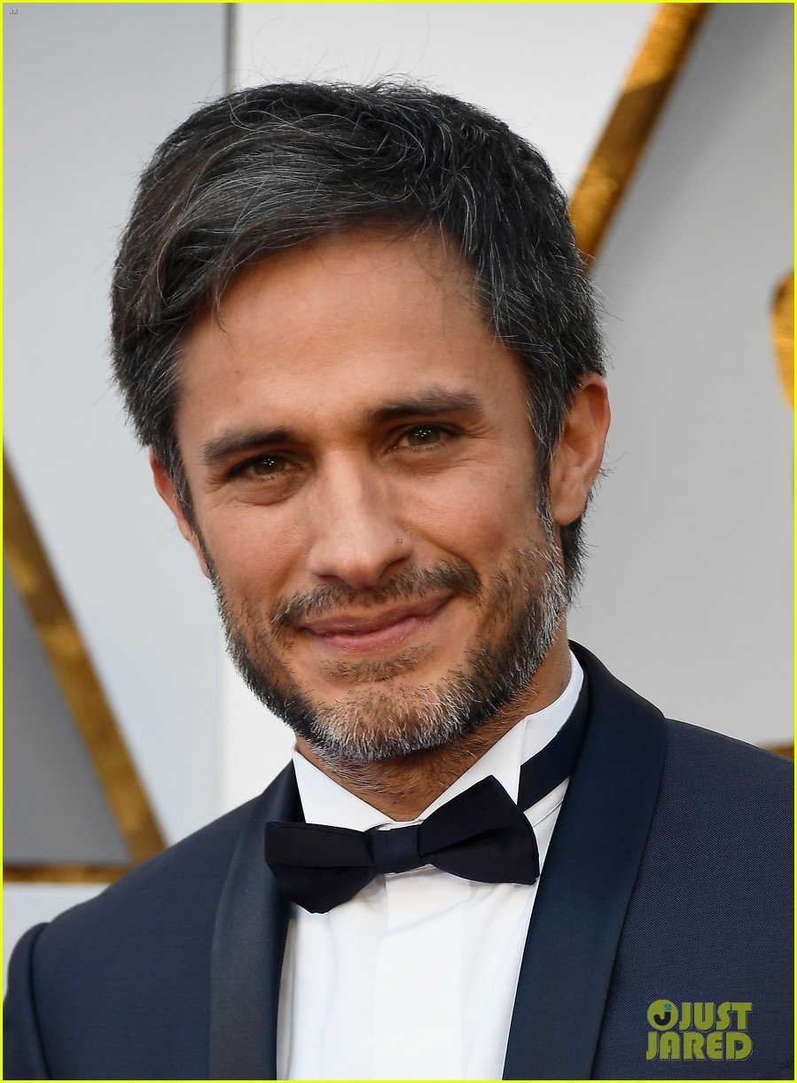 Gael Garcia Bernal Looks Handsome at Oscars 2018 Ahead of 'Coco ...