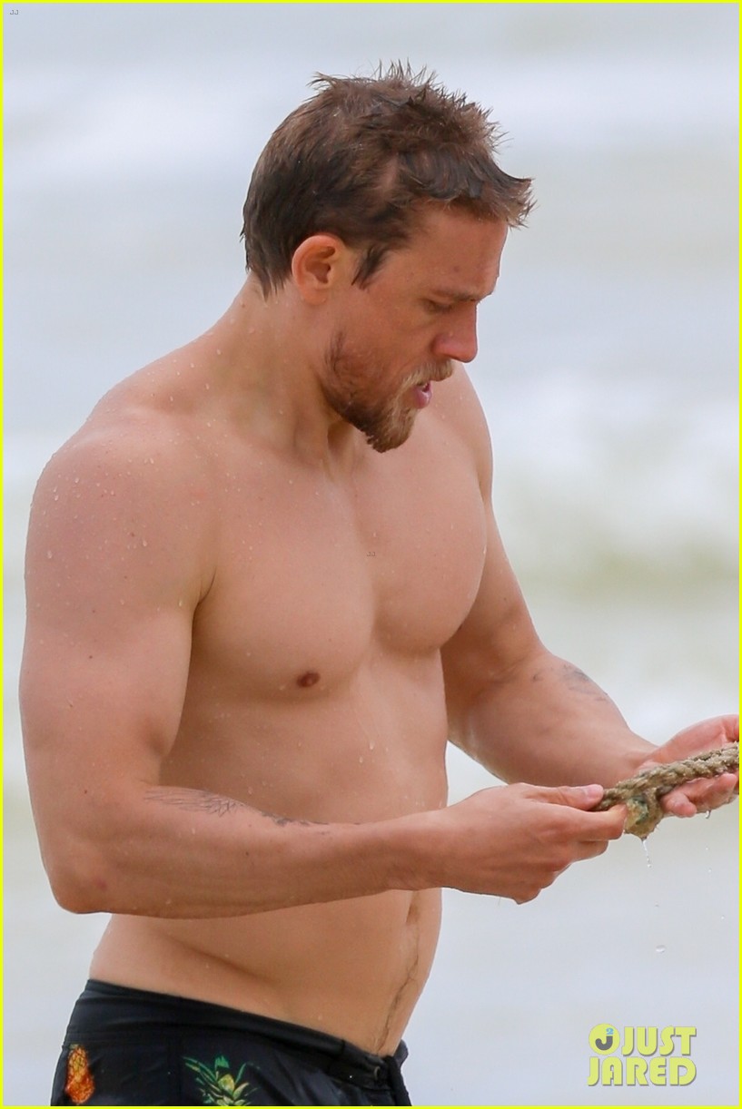 Charlie Hunnam Puts His Hot Shirtless Body on Display at Beach with ...
