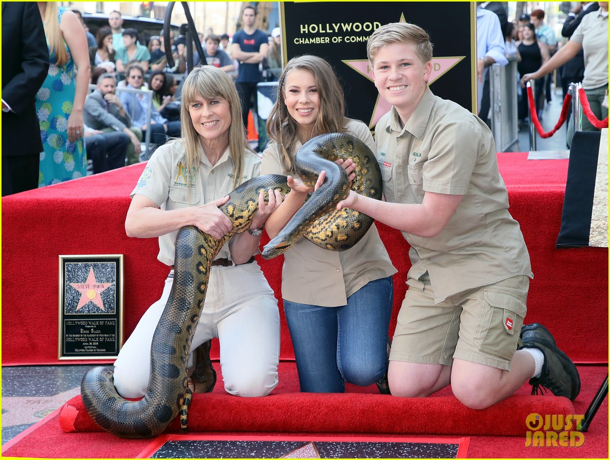 Steve Irwin's Family Brings Snake to Walk of Fame Ceremony!: Photo ...