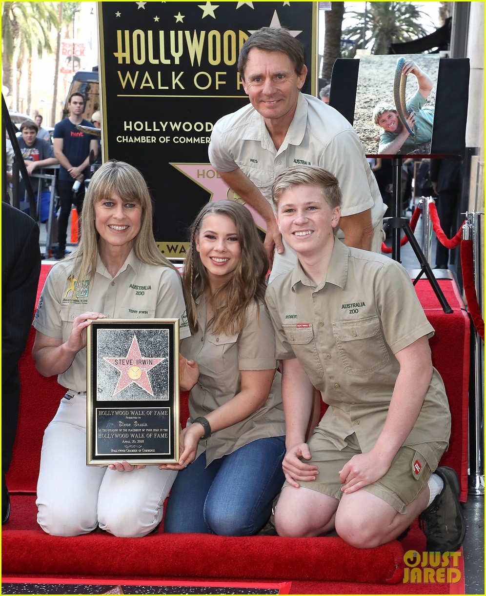 Steve Irwin's Family Brings Snake to Walk of Fame Ceremony!: Photo ...