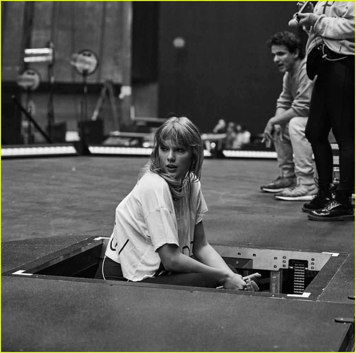 Taylor Swift Gives Update on the Massive 'reputation' Tour Stage: Photo ...