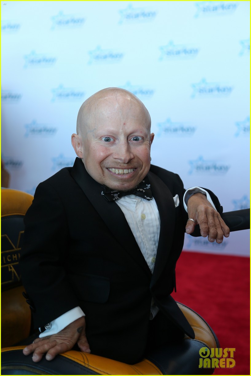 Verne Troyer Dead - Mini-Me from 'Austin Powers' Dies at 49: Photo ...