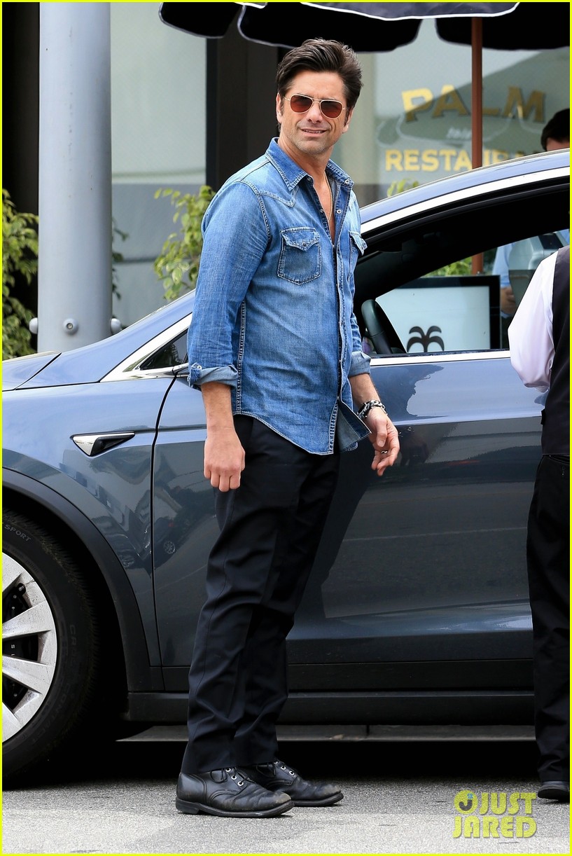 New Dad John Stamos Grabs Lunch in Beverly Hills!: Photo 4075067 | John ...