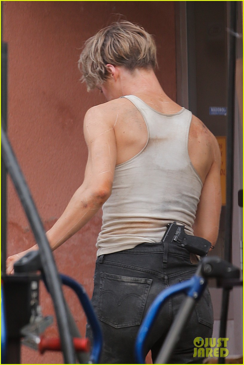 Mackenzie Davis on 'Terminator' Reboot Set - First Look Photos!: Photo ...