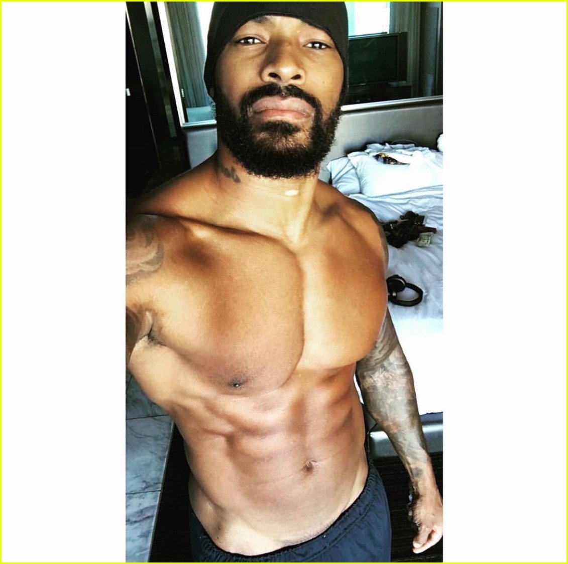 Tyson Beckford Pulls Down His Underwear in Hot New Selfie: Photo ...