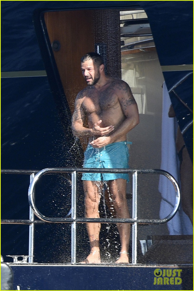 Ricky Martin & Husband Jwan Yosef Enjoy a Shirtless Day at Sea in Italy ...