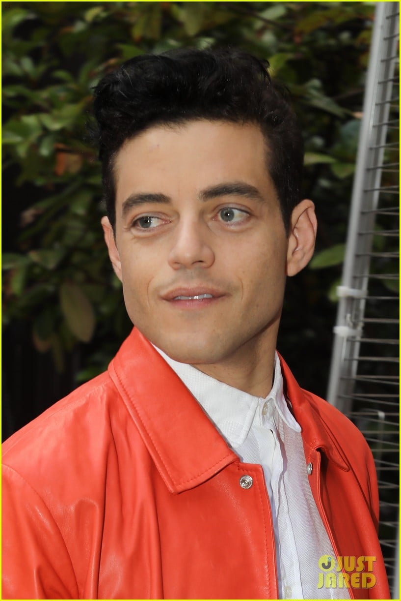 Rami Malek Poses for 'Bohemian Rhapsody' Photocall in Rome!: Photo ...