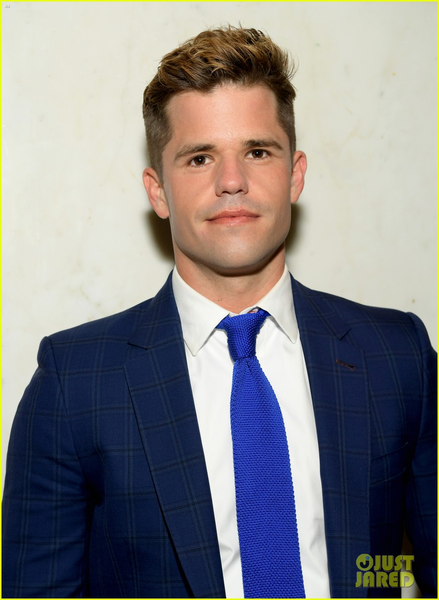 Ryan Murphy Reveals 10 Actors Joining Sarah Paulson in Netflix's ...