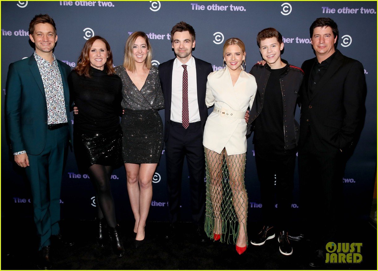 The Other Two Cast - Misterozon