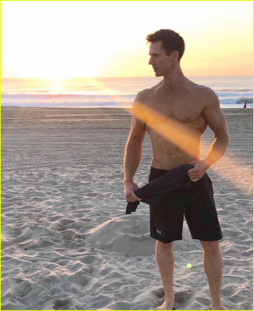 Veronica Mars' Jason Dohring Bares Ripped Body at the Beach!: Photo ...