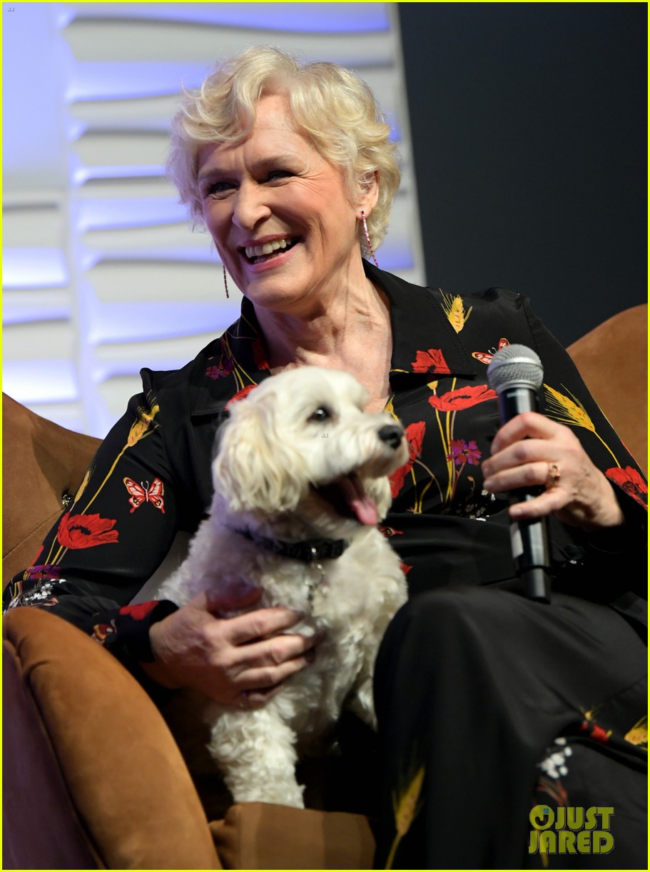 Glenn Close's Dog Pip Joins Her to Accept an Award!: Photo 4223181 ...