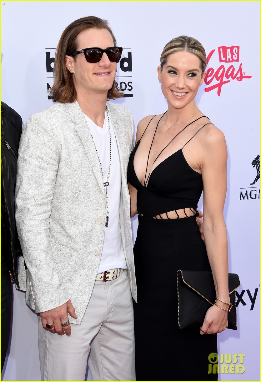 Florida Georgia Line's Tyler Hubbard & Wife Hayley Expecting Second ...