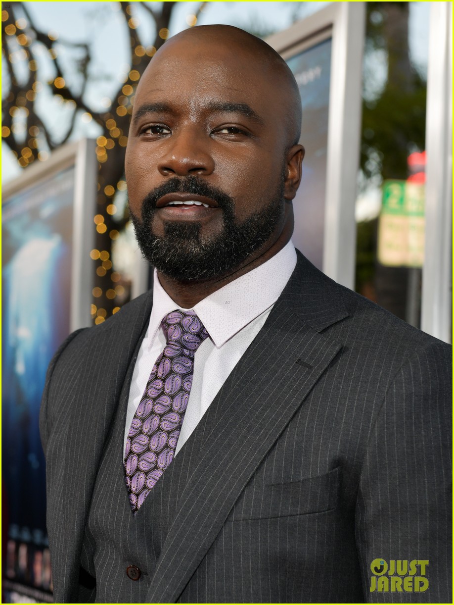 Chrissy Metz Gets Support from 'This Is Us' Cast at 'Breakthrough' L.A ...