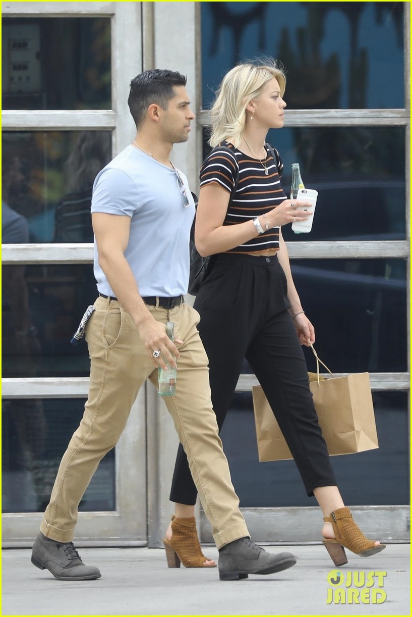 Wilmer Valderrama Spotted Shopping with Model Amanda Pacheco: Photo ...