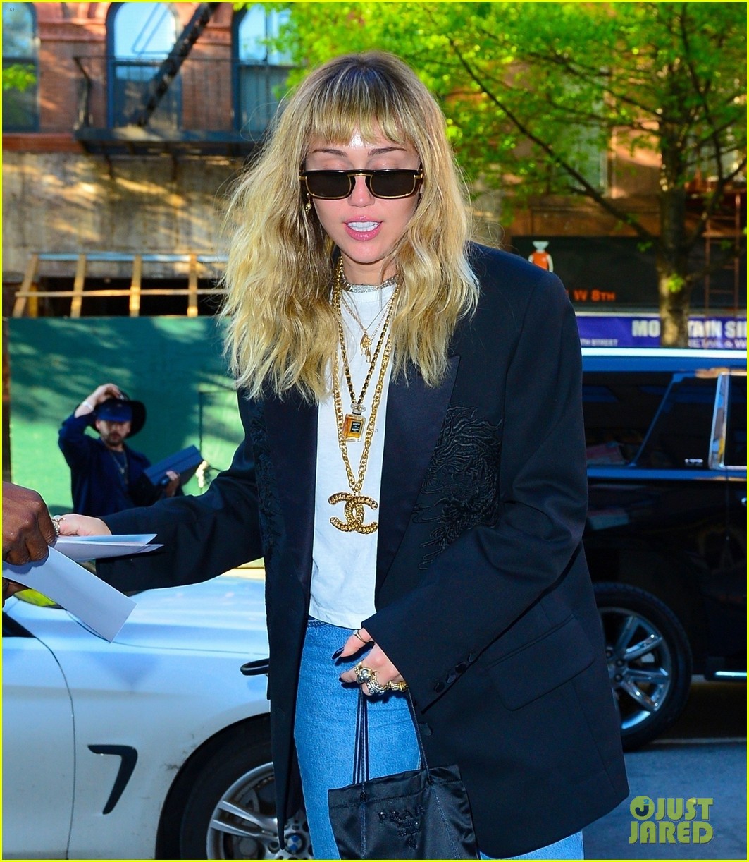 Miley Cyrus Heads Into The Studio in New York City: Photo 4291710 ...