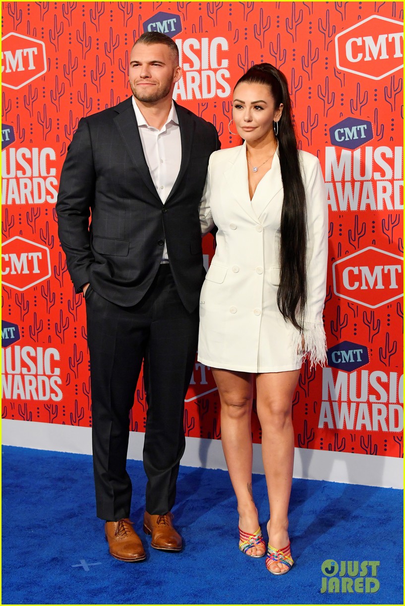 Jenni 'JWoww' Farley & New Boyfriend Zack Carpinello Make Awards Show ...