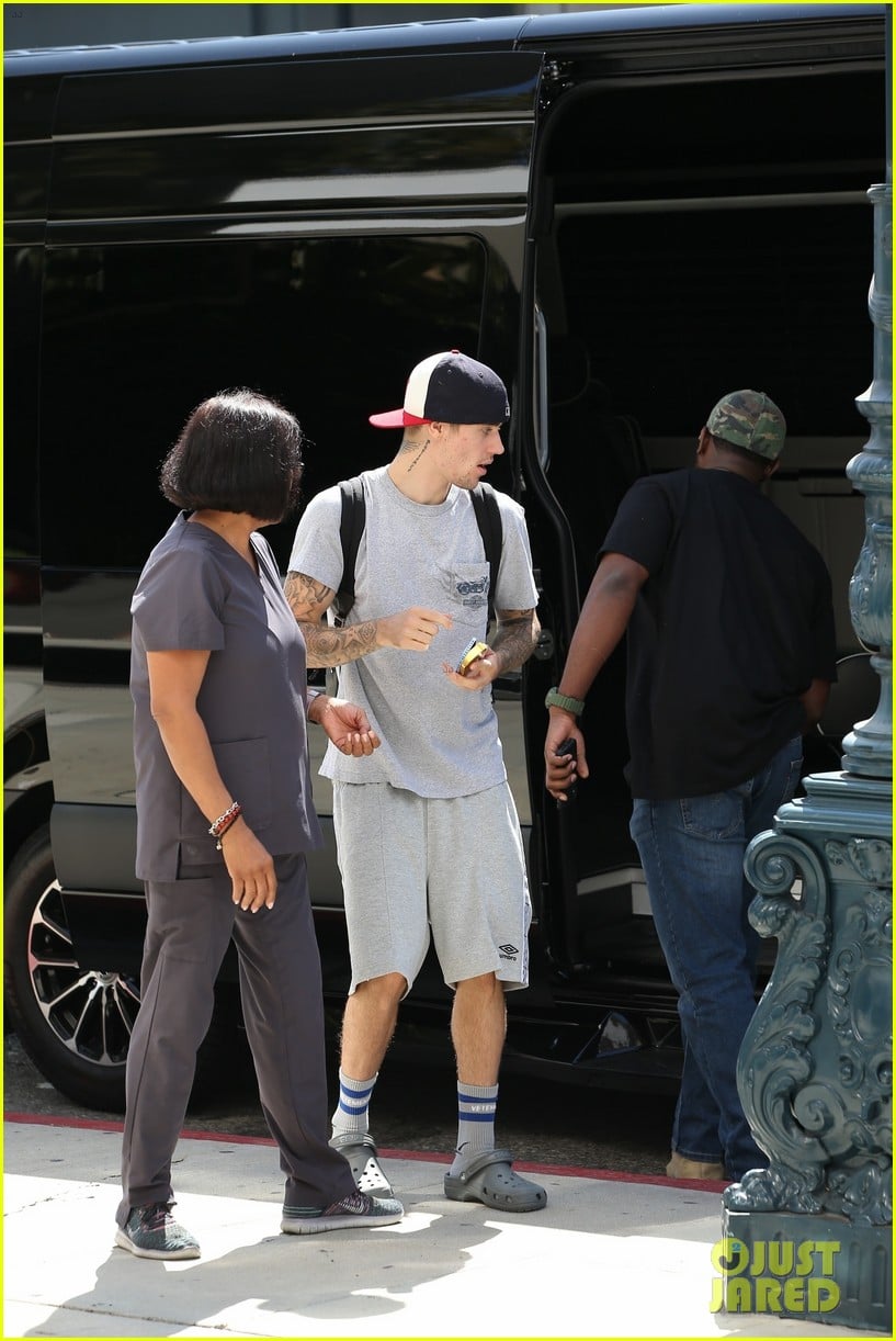 Justin Bieber Wears All Gray With Crocs While Running Errands: Photo ...