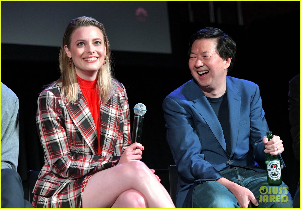 Alison Brie & 'Community' Cast Pledge For Movie If Creator Dan Harmon ...