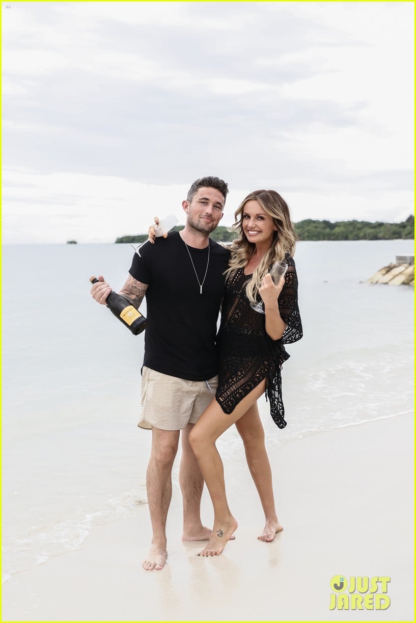 Country Music Stars Michael Ray & Carly Pearce Hit the Beach During ...