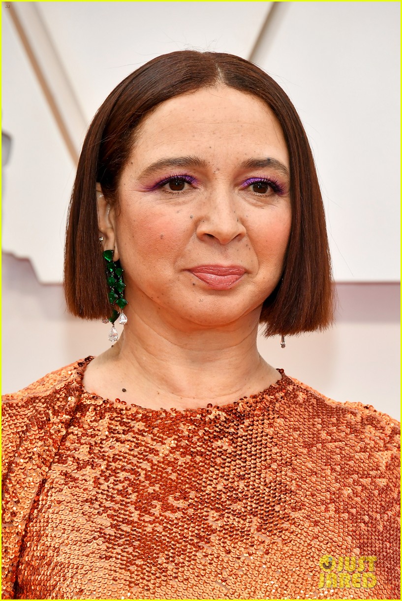 Whoever did this queen Maya Rudolph like this should be ashamed : r/BadMUAs