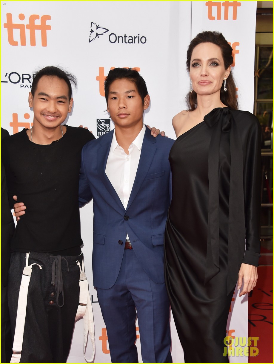 Brad Pitt Is Asked a Question About Maddox Jolie-Pitt & Here's How He ...