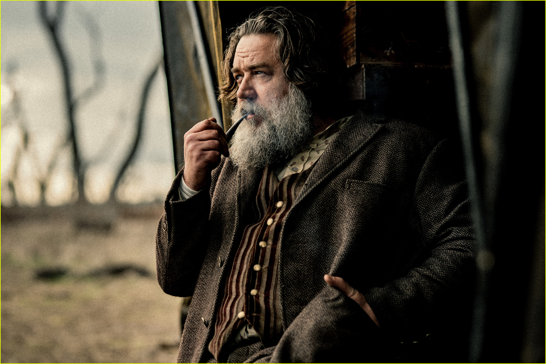 George MacKay Stars as Legendary Outlaw Ned Kelly in 'True History of ...