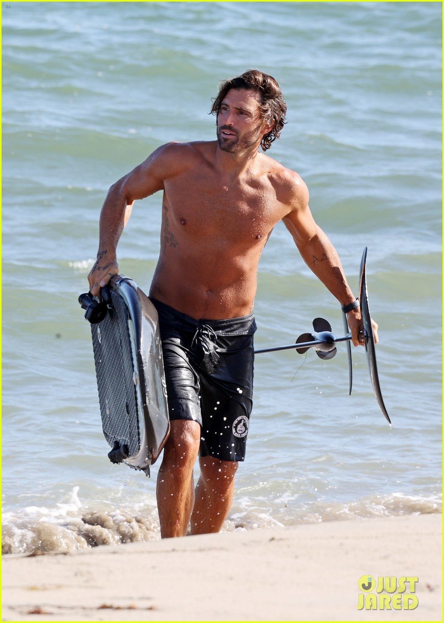 Brody Jenner Shows Off Fit Body Going Shirtless at the Beach!: Photo ...
