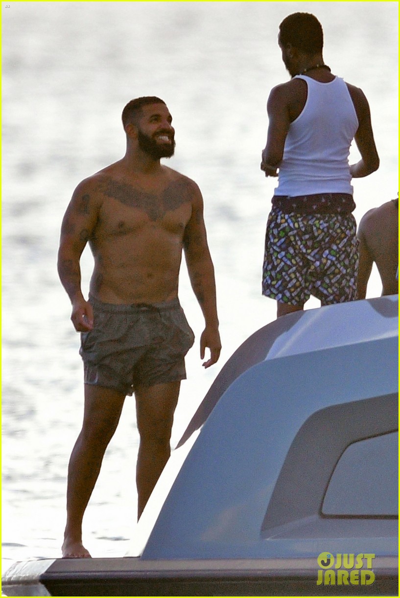 Drake Takes a Dive Into the Ocean While Boating in Barbados: Photo ...