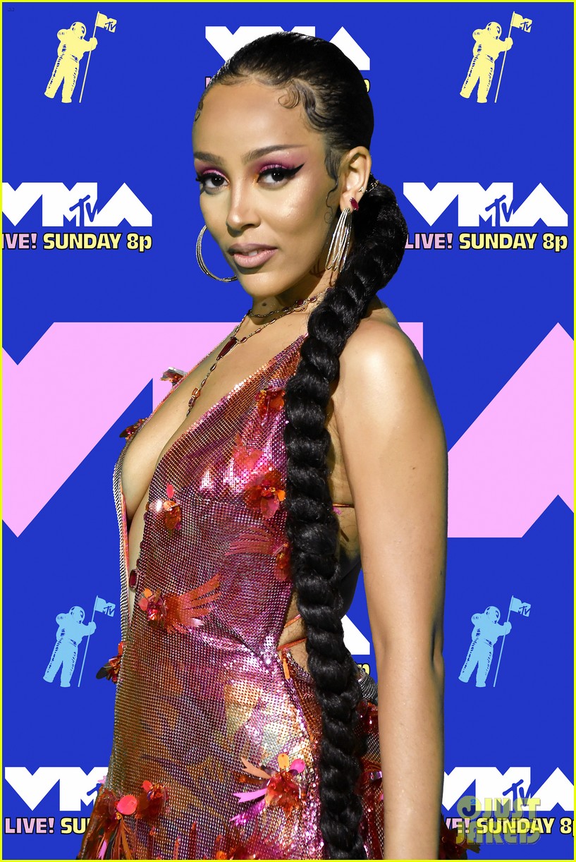Doja Cat Is Red Hot in Versace For MTV VMAs 2020: Photo 4479239 | 2020 ...