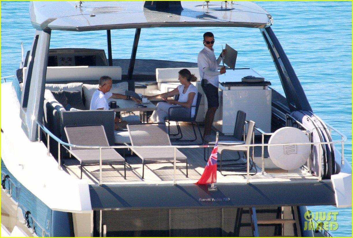 Tom Hanks & Rita Wilson Relax On a Yacht in Greece: Photo 4473031 ...