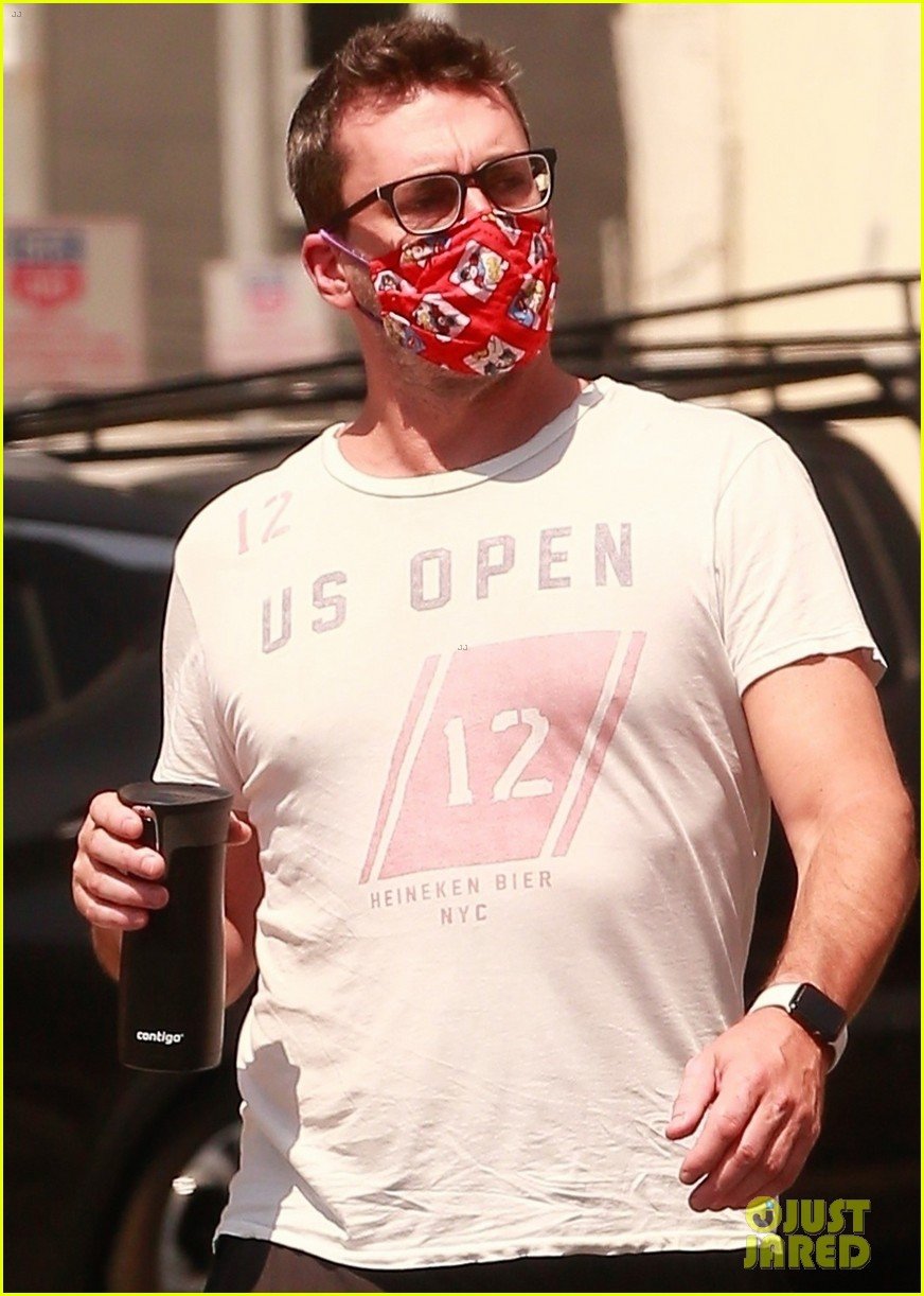 Jon Hamm Shows Off Buff Biceps Heading to Studio in L.A.: Photo 4480277 ...