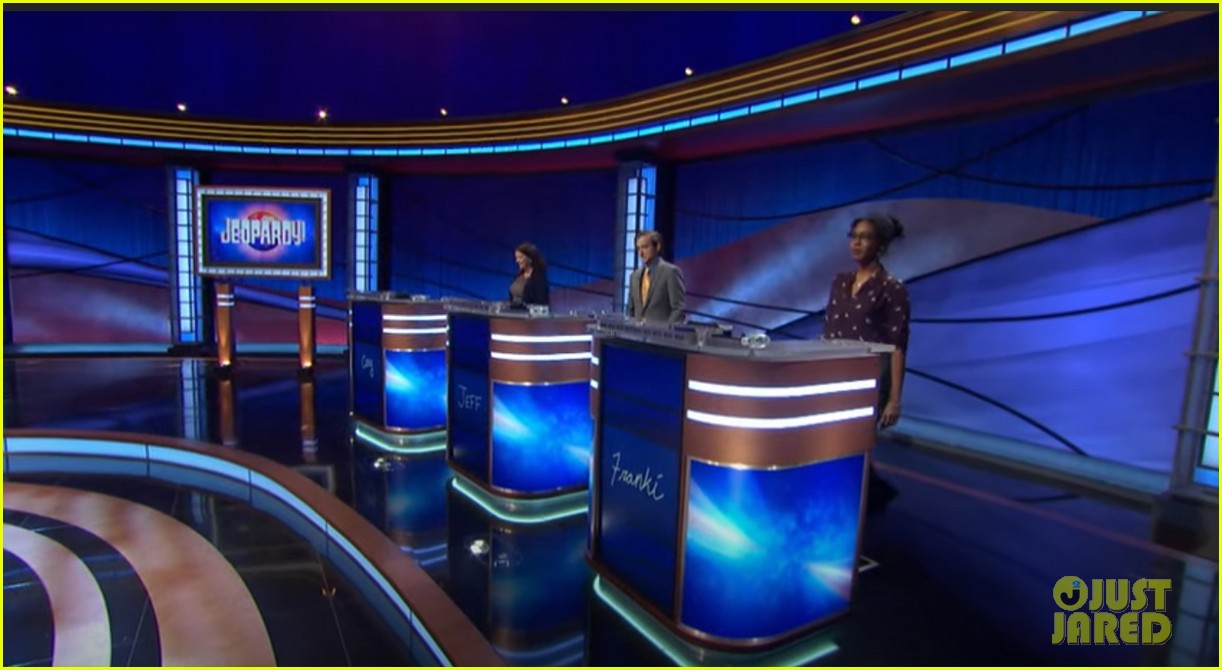 'Jeopardy!' Unveils First Look at Socially Distanced Set For Season 37 ...