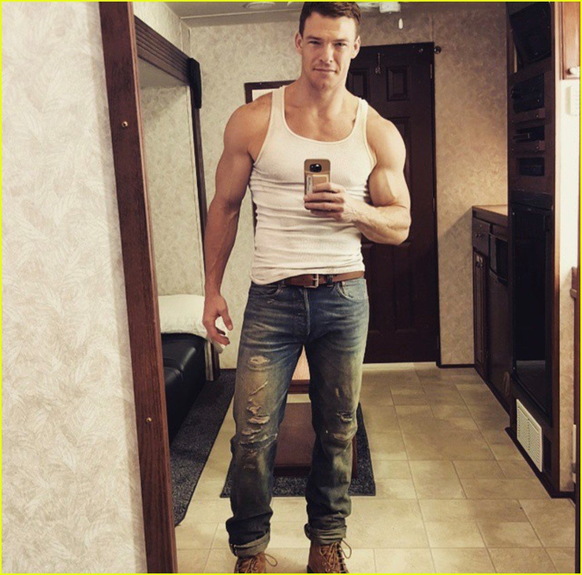 Alan Ritchson to Star in 'Jack Reacher' TV Series as Title Role!: Photo ...