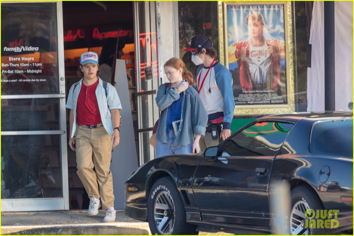 'Stranger Things' Stars Film a Scene at a Video Store - See Photos ...