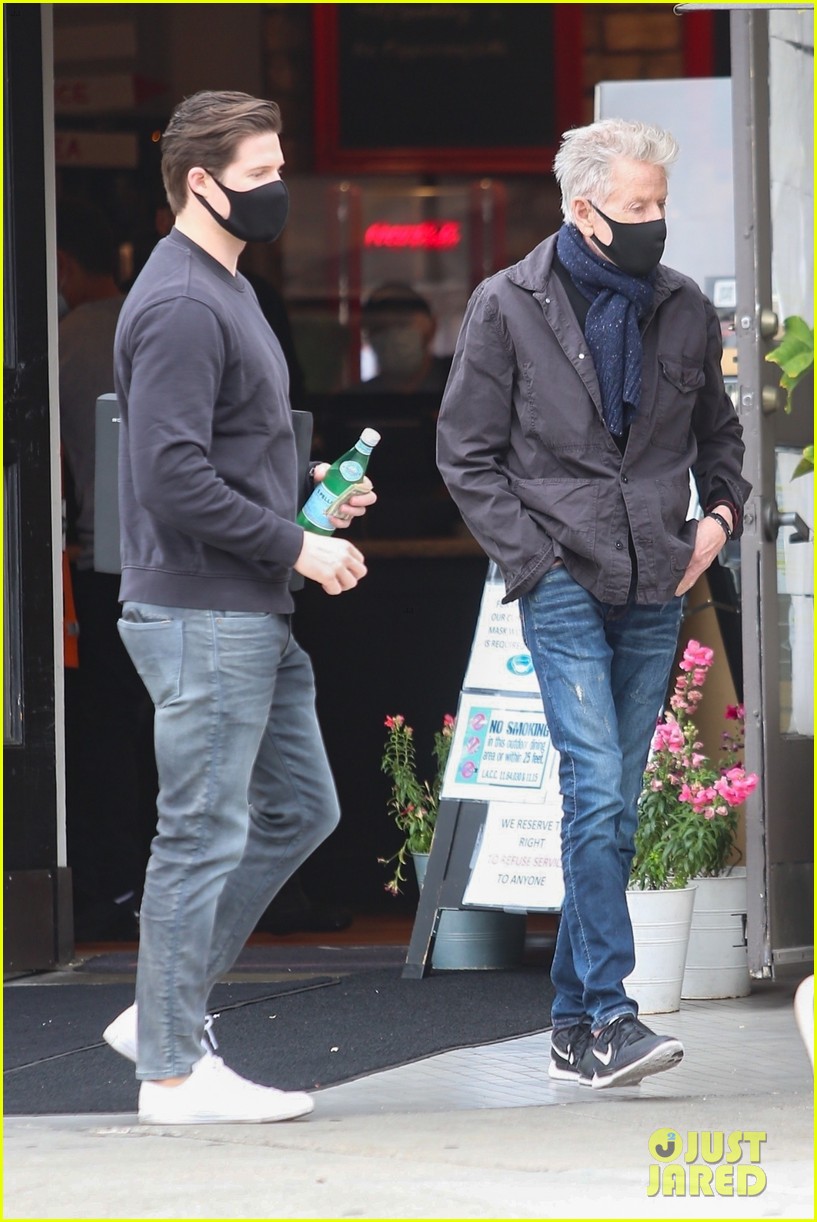 Calvin Klein & Boyfriend Kevin Baker Enjoy Lunch Outside Together in ...