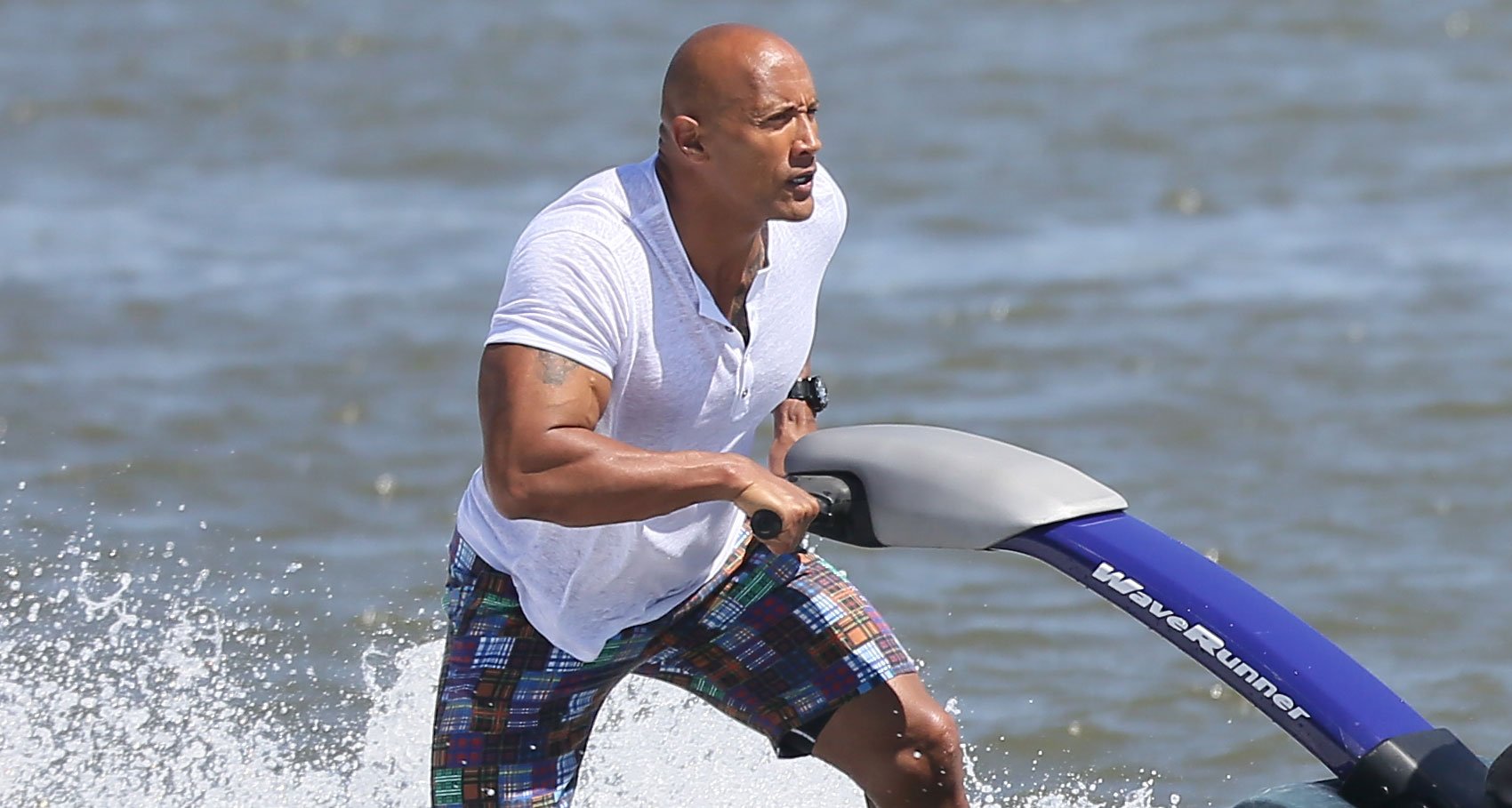 Dwayne Johnson Films ‘Baywatch’ Action Scenes on the Waves! | Baywatch ...